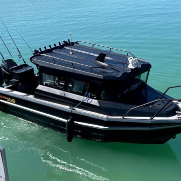 Fishing boat with cabin | Durable 7.5m fishing boats